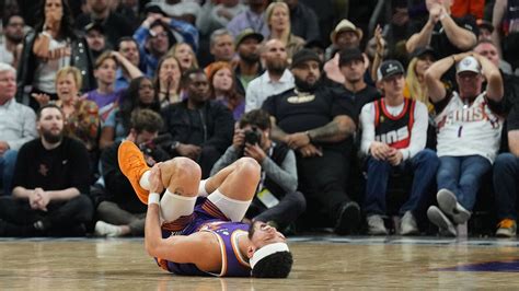 Devin Booker Injury Draws Instant Reaction From Suns Fans: “This Doesn’t Look Good" - The SportsRush