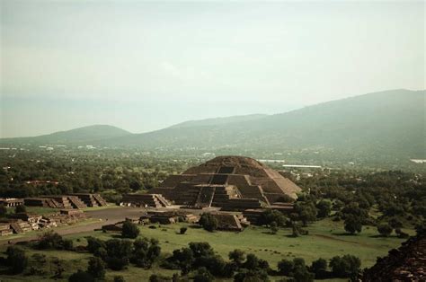 Comparing Mexicos Pyramids Chichen Itza And Teotihuacan