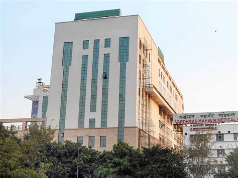Safdarjung Hospital Conducts Robotic Cardiothoracic Surgery The Times