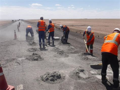 Тавантолгой Гашуунсухайт чиглэлийн авто замын эвдрэлийг засварлах шаардлагатай