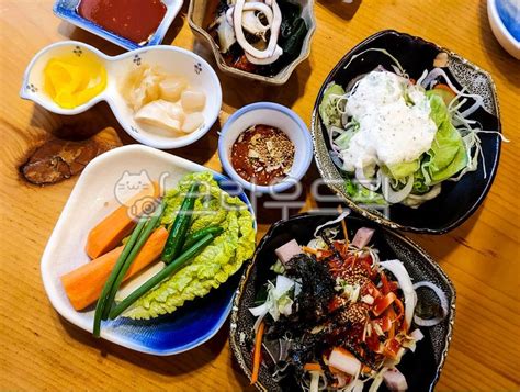 Food 음식 샐러드 야채 채소 사진 이미지 일러스트 캘리그라피 Niamwinmir작가