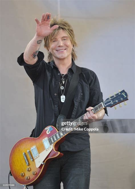 Goo Goo Dolls Singer Guitar Player John Rzeznik Performs On Abcs