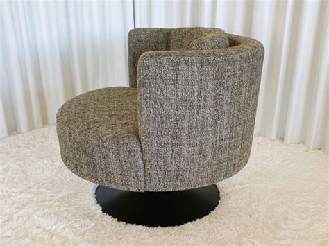 Pluto Swivel Chair — Modern Chair