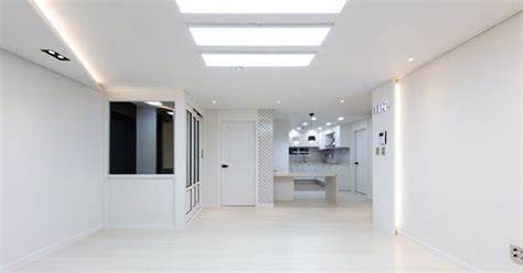 올드하지 않고 화사한 모던클래식 느낌의 32평 아파트