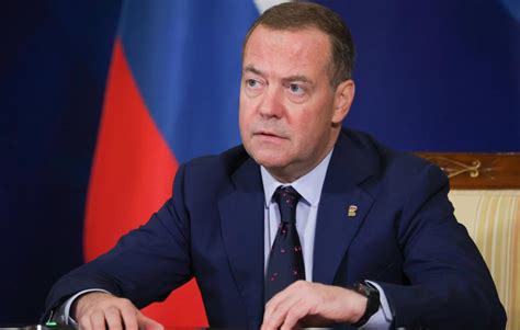 Медведев назвал Мерца нацистом за идею удара по Крымскому мосту