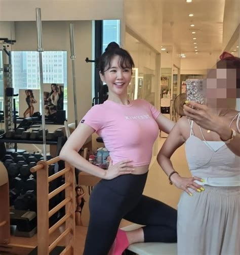 장영란 대놓고 S라인 몸매 자랑…달라진 비주얼 눈길 텐아시아