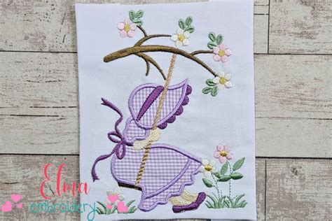 Garota Na Balança Aplique Matriz Bordado Computadorizad 4126