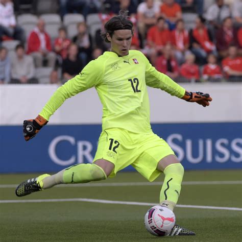 Augsburg Verlängert Mit Marwin Hitz 1815ch