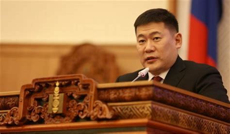 Ерөнхий сайд Л Оюун Эрдэнэ парламент дахь кнопоо нэмэгдүүлэхээр дэд сайд ТНБД ын нэрсийг авч байна