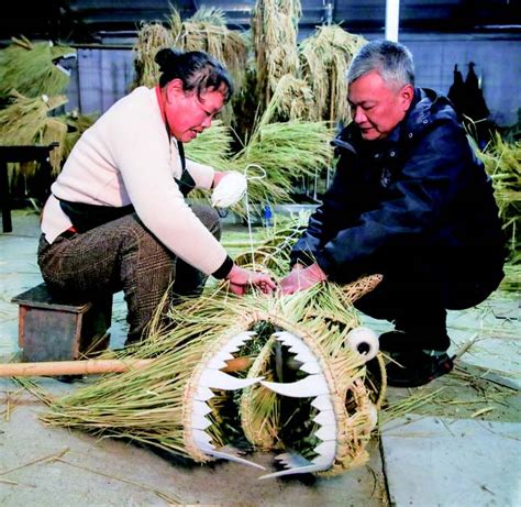 编织草龙迎新春 松江报