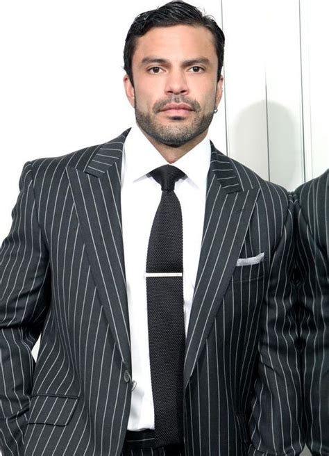 Must Love Men Rogan Richards