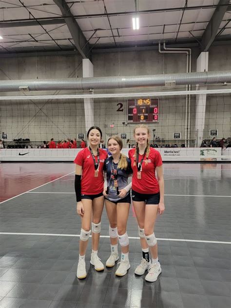 Pin By Noemi Marquez On A Sofia Volleyball Volleyball Knee Pads