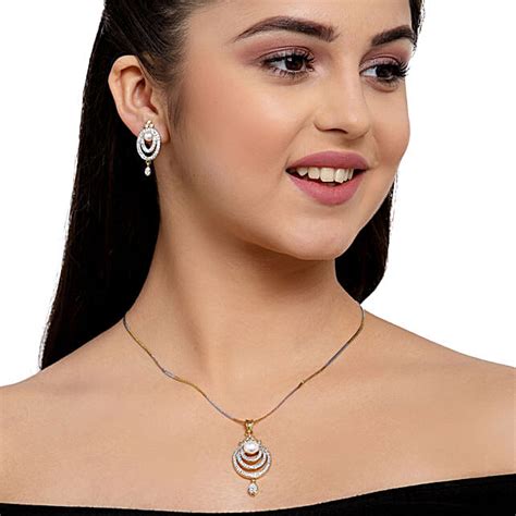 Buysend Panash Pure Elegance Online Fnp