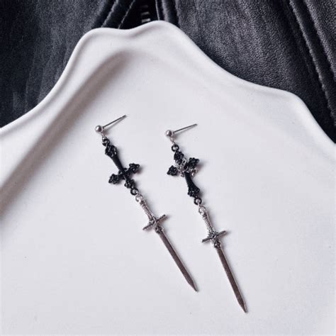 할로윈 엑스칼리버 십자가 검🗡귀걸이 귀찌 에이블리