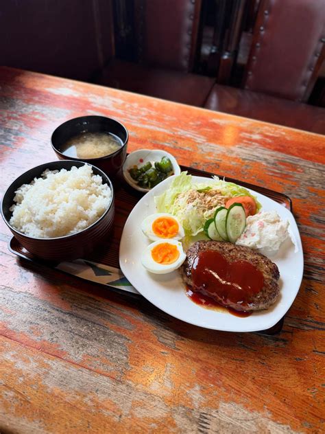 全部1000円以下の純喫茶定食。 こういうの好きなんよな〜 明石ランチ
