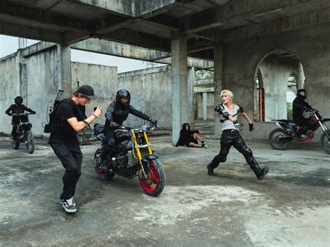 Wren Evans Gửi Gắm Thông điệp ý Nghĩa Qua Cứu Lấy âm Nhạc