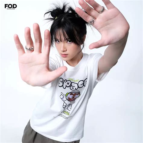 Jual Fod Fod Kaos Unisex Space Offwhite Original 2024 Zalora Indonesia