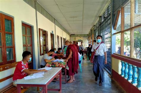 ကိုဗစ် ၁၉ ရောဂါ ကာကွယ်ဆေး တတိယအသုတ် ဒုတိယအကြိမ်တွင် ၃ ရက်အတွင်း ကာကွယ်ဆေးလာရောက် ထိုးနှံသူ