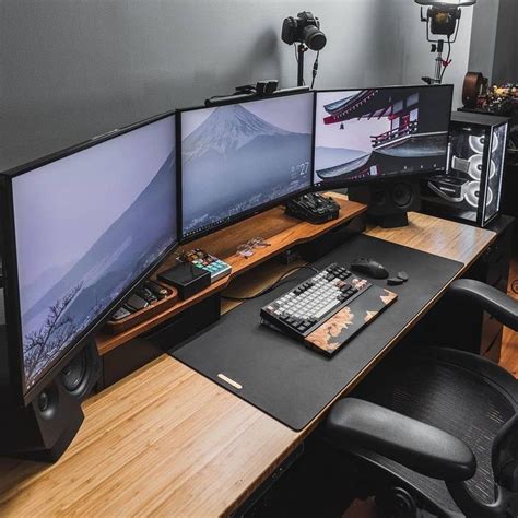 Boost Your Productivity With A Triple Monitor Desk Setup