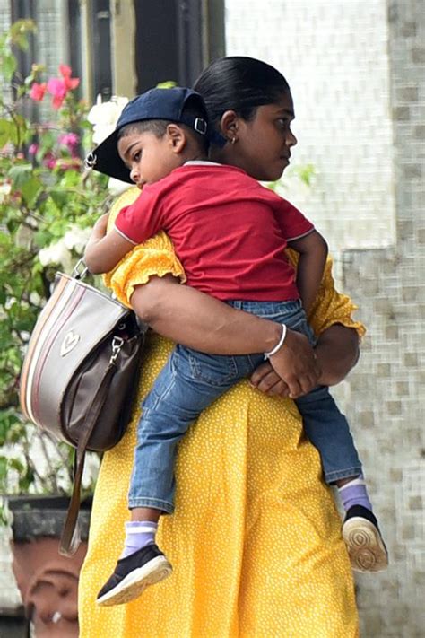 Love Of A Mom Caption Story Daily Mirror