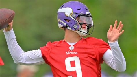 Vikings Sign No 10 Overall Pick Jj Mccarthy To His Rookie Contract
