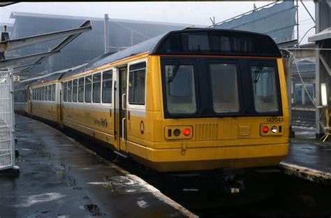 Class 142 Dmu Carlisle 200001 Slide M0103 On A Murky Flickr