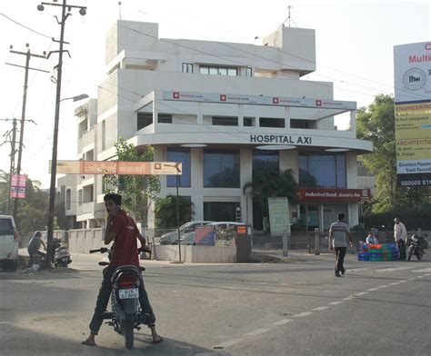 Hospital Axi Vadodara