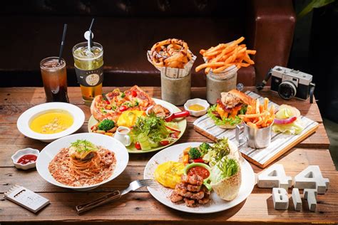 Стол с едой в ресторане 65 фото