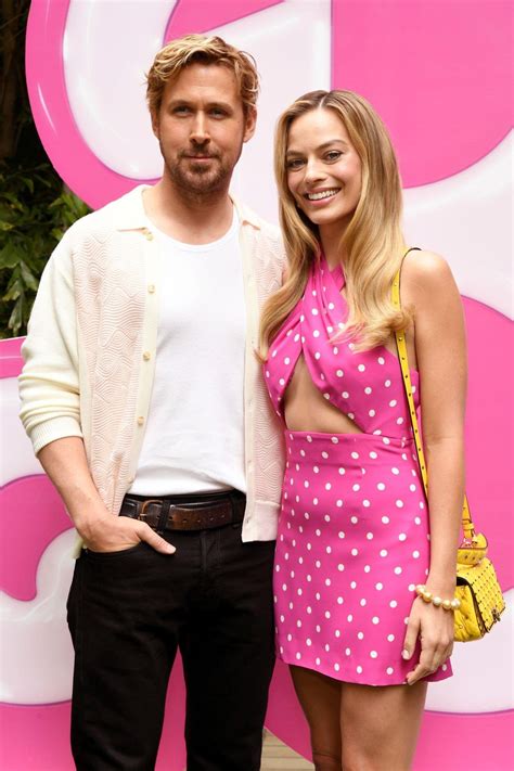 Margot Robbie Usa Looks Inspirados Na Boneca Barbie Para Evento Do