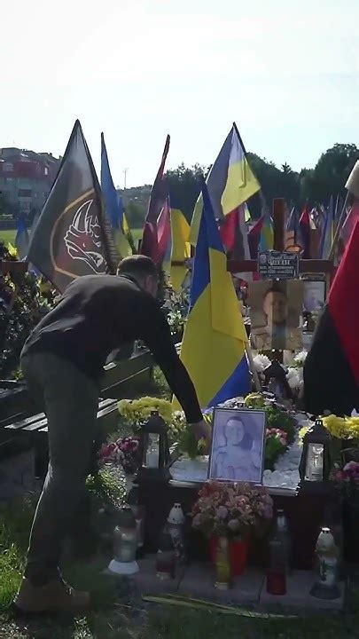 Президент вшанував памʼять загиблих захисників України Youtube