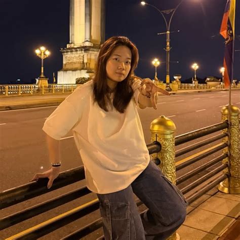 黄晓玲 Sherene 0928 • Instagram Photos And Videos