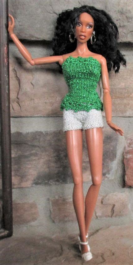 Top Tube Long Shaped Pico Edge Christmas Green Metallic Doll World