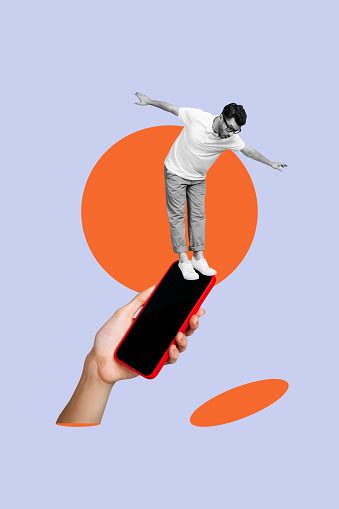 스케치 이미지 복합 아트웍 3d 사진 콜라주 검은 색 흰색 실루엣 힙 스터 남자 균형 Hude 스마트 폰 화면 큰 손에 개최 35 39세에 대한 스톡 사진 및 기타 이미지