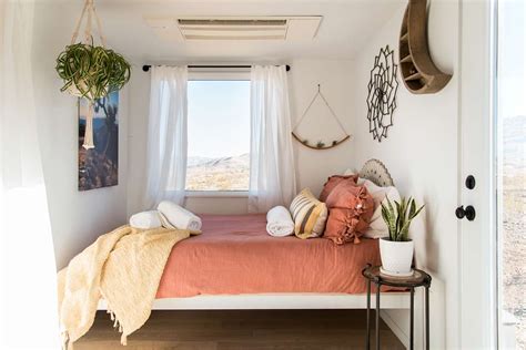 Small Bedroom Decorating Ideas On A Budget