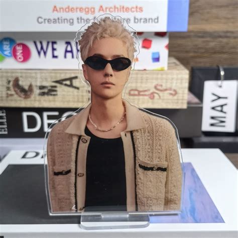 ลดกระหน่ํา ใหม่ โมเดลปีกนางฟ้า Wang Yibo Xiao Zhan แบบสองชั้น สําหรับตกแต่งโต๊ะ Shopee Thailand