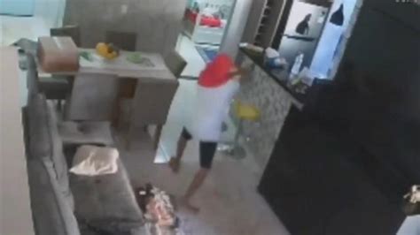 V Deo Mulher Manda Matar Marido Mas Esquece De Desligar As C Meras Da Casa