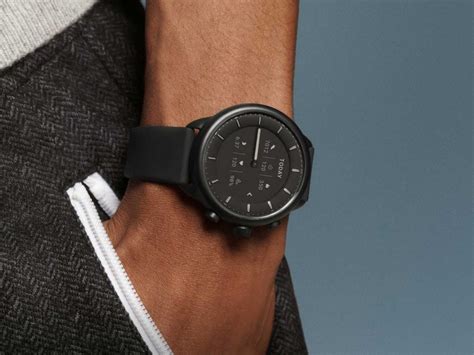 Fossil Gen 6 Wellness Edition Hybrid Smartwatch Launches With E Ink Display For 14 Day Battery