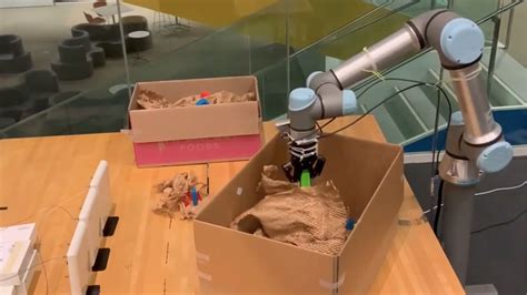 Robot Uses Its Senses To Find Hidden Objects IE