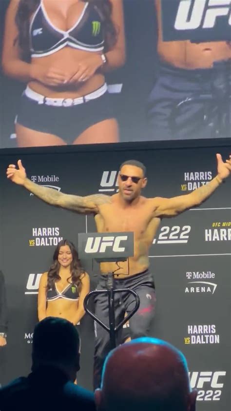 Auscaps Jake Gyllenhaal Shirtless In Road House Behind The Scenes