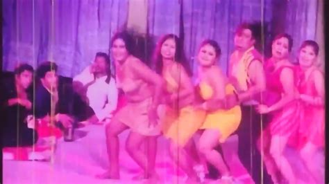 বাংলাদেশী খানকি মাগির মোটা পাছা আর দুধ ঝুলানো নাচ Eporner