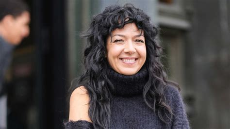 Major Volume And Curls Are In And Your Hair Can Soar With This Inspo