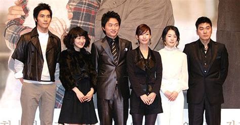 [화보] 베일 벗은 황수정 복귀작 ‘소금인형