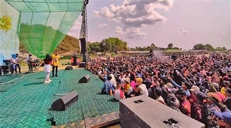 ရခိုင်သင်္ကြန်ပွဲကို စစ်ကောင်စီနှင့် အေအေတို့ အပြိုင်အဆိုင်ကျင်းပရန်ပြင်ဆင်