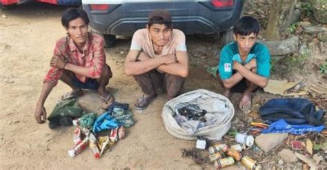 မိုးရေးမြို့နယ်စပ်တွင် မြန်မာနိုင်ငံသား သုံးဦးကို ခိုးယူထားသည့် ပစ္စည်းများနှင့်အတူ ဖမ်းဆီးရမိဟု