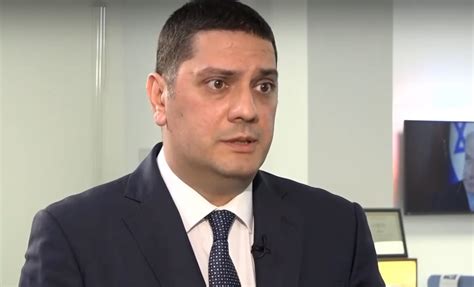 Христо Гаджев се изсули дали ще става министър Не искам да обсъждаме нероден Петко