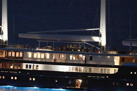 ФОТО СВРШУВАЧКА ОД СОНИШТАТА Џеф Безос и неговата Лорен Санчез приредија раскошна забава за