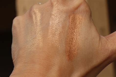 Mac Hyper Real Glow Highlighter Palettes In Get In Glowin And Flash Awe Swatches Makeup Look