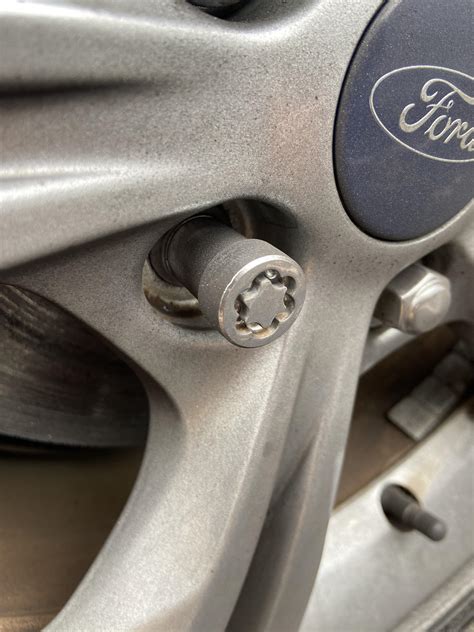 Helps identifying Locking Lug : r/MechanicAdvice