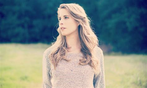 Meet Lara Thomas Ducey Of Self In Hollywood Voyage La Magazine La