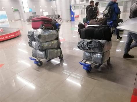 В Одесском аэропорту задержали пассажиров с чемоданами, набитыми ...